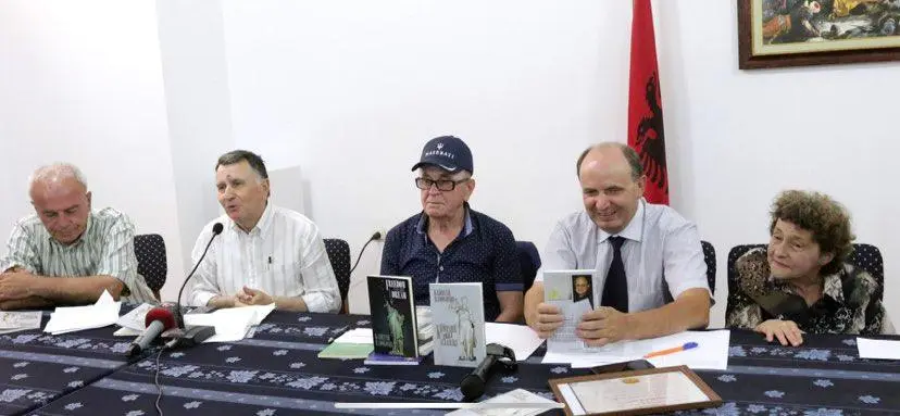 Prof. Dr. Gjovalin Shkurtaj: për librin e Kadrush Radogoshit ...