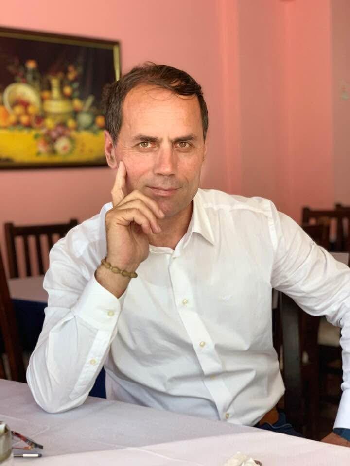 NË QYTETIN TËND. POEZI NGA ARBEN GJEKA - Gazeta Nacional Albania